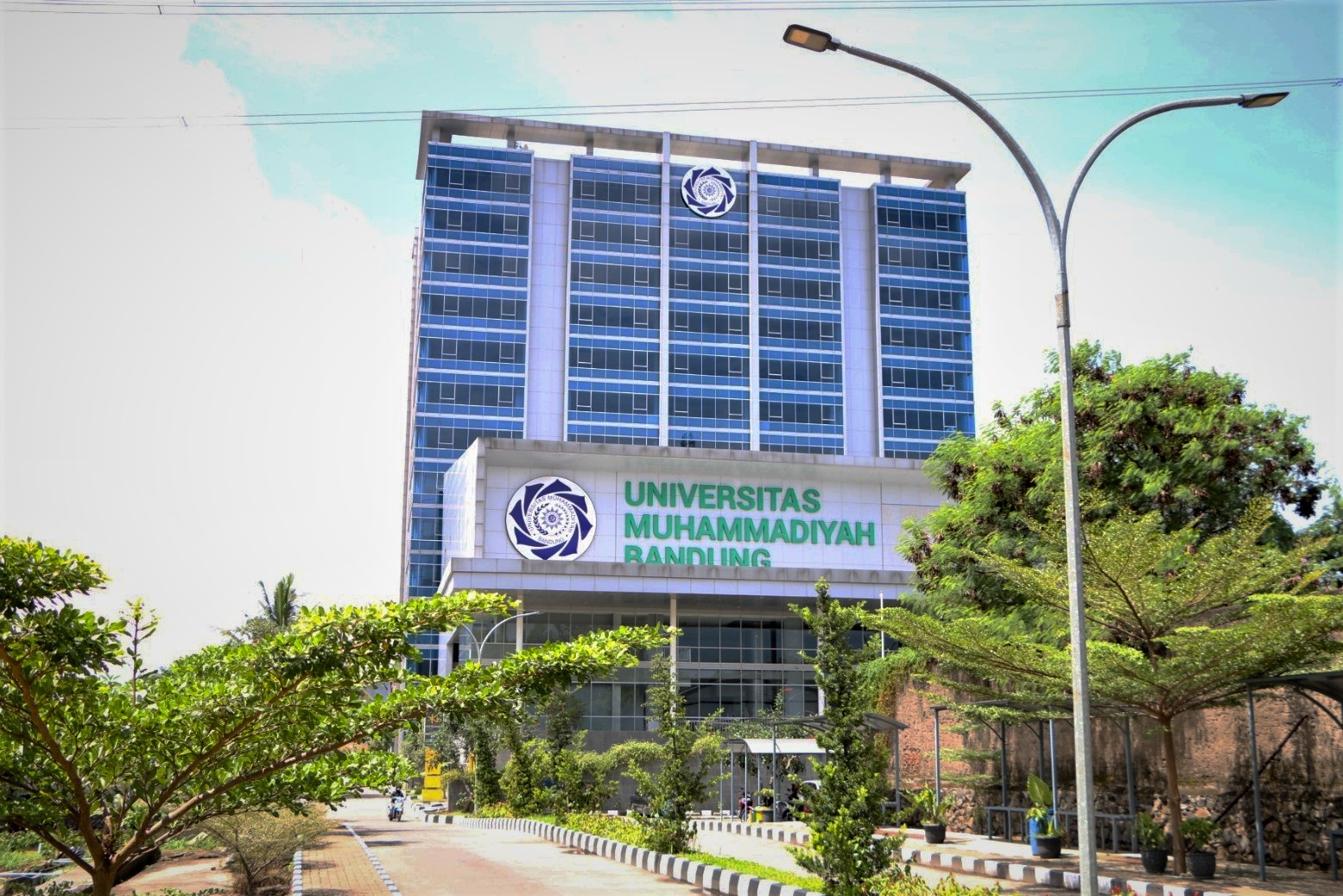 LPPM UM Bandung Siapkan 1.170 Mahasiswa dan 70 Dosen untuk KKN Cermara ...