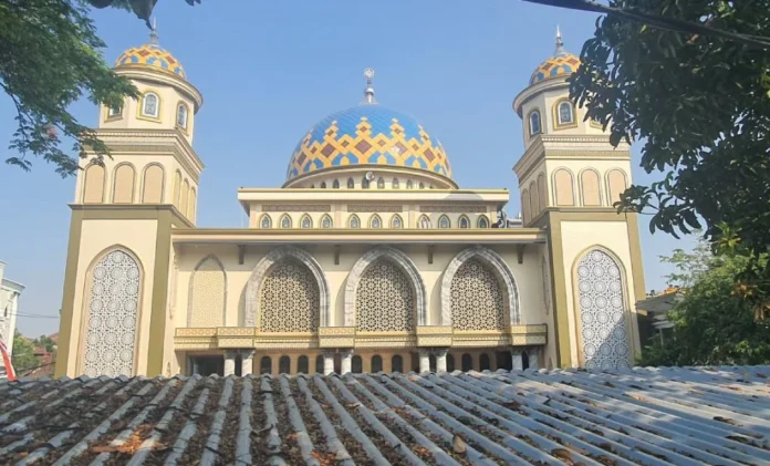 Ibadah Sehat, Aman, dan Nyaman di Masjid Al Badar Surabaya - jakartamu.com